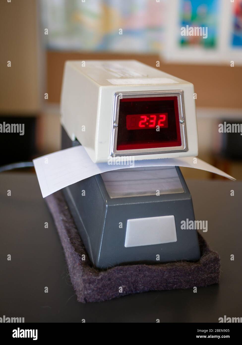 Time recorder check hi-res stock photography and images - Alamy