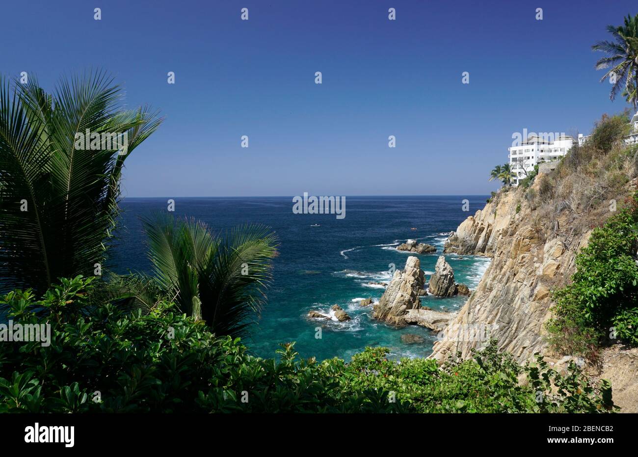 Rocky outcrops in the Pacific Ocean of the coast of Acapulco, Mexico ...