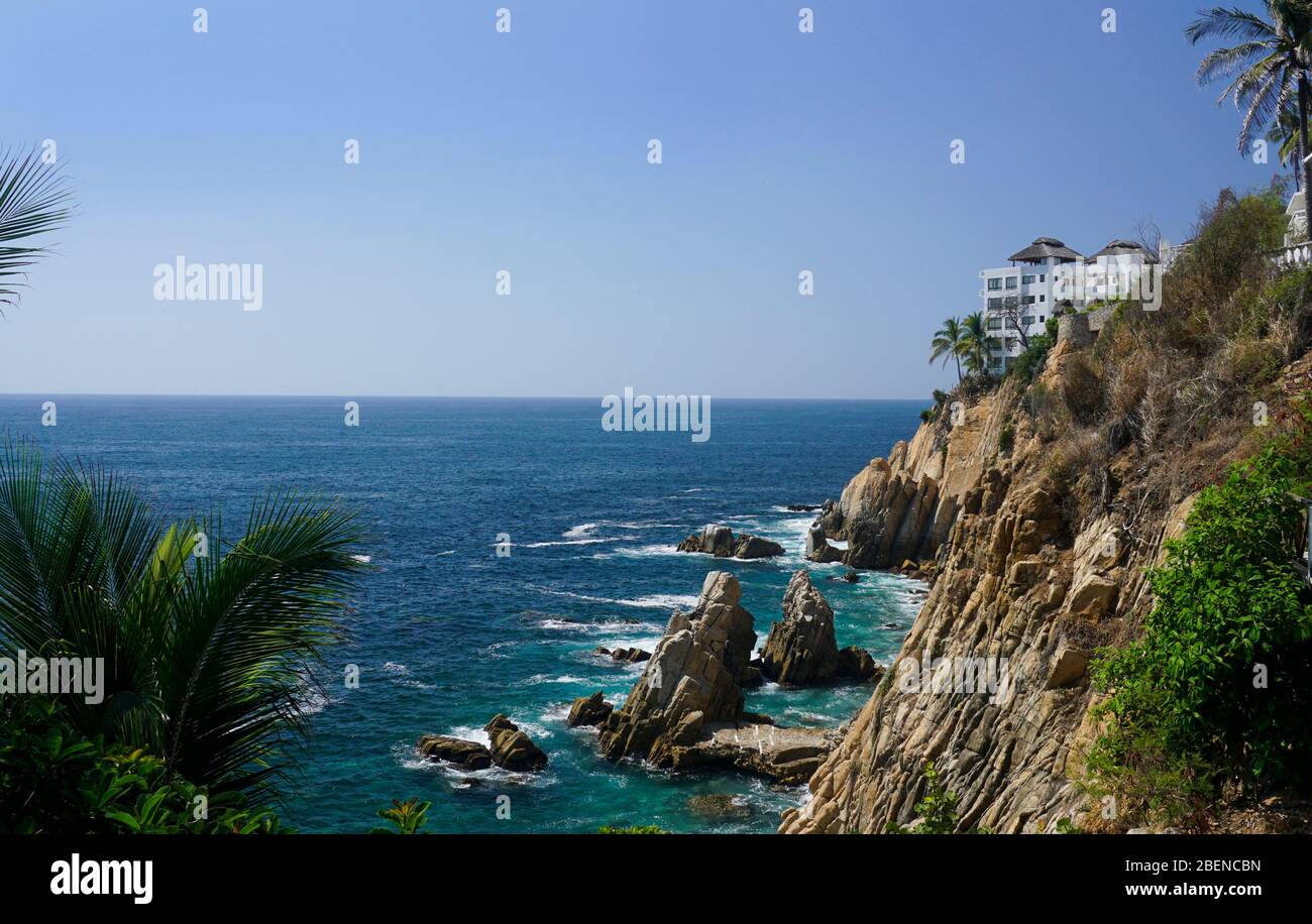 Rocky outcrops in the Pacific Ocean of the coast of Acapulco, Mexico ...