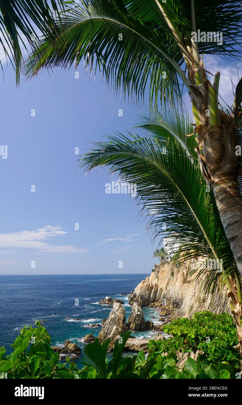Coastal town acapulco mexico hi-res stock photography and images - Alamy