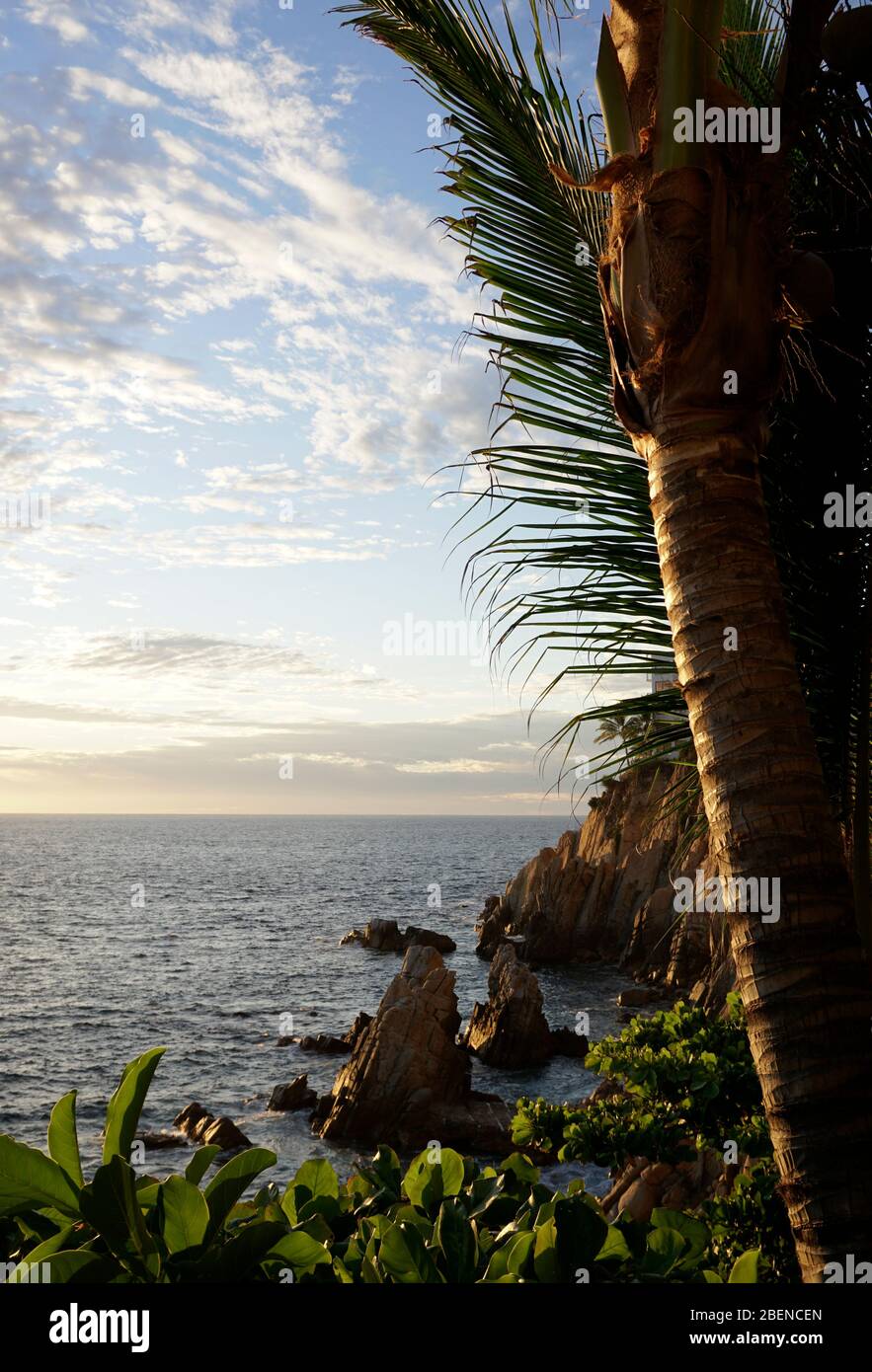 Coastal town acapulco mexico hi-res stock photography and images - Alamy