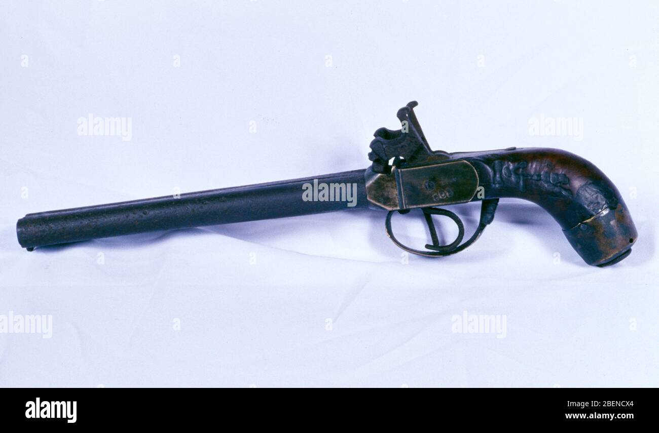 Fire powder gun hi-res stock photography and images - Alamy