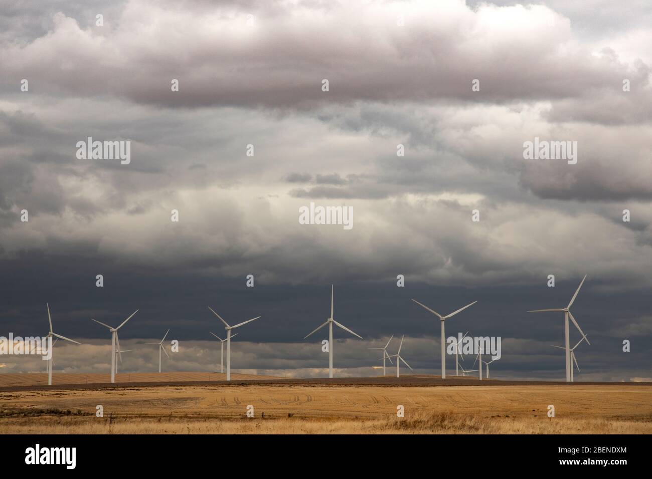 wind turbines in High desert in Oregon Stock Photo - Alamy