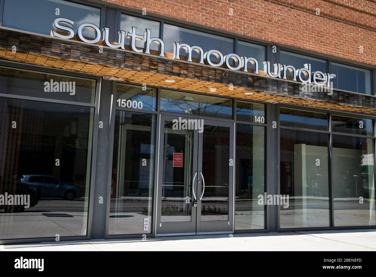 Moon logo hi-res stock photography and images - Alamy