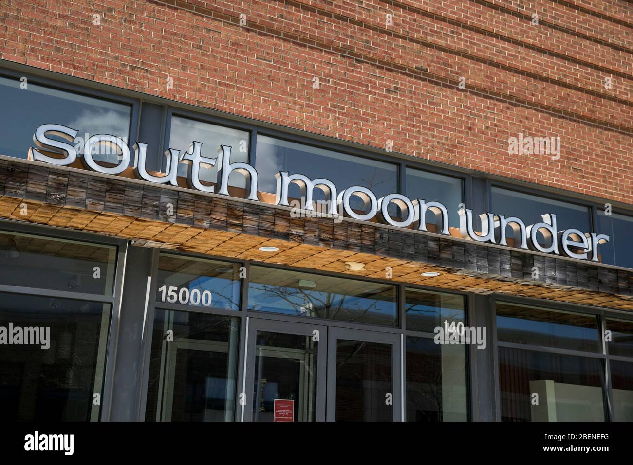 Moon logo hi-res stock photography and images - Alamy