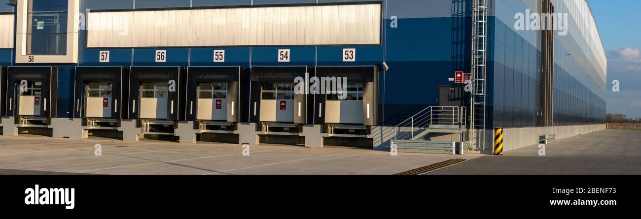 building of a modern logistics center Stock Photo - Alamy
