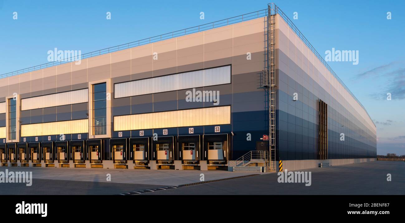 building of a modern logistics center Stock Photo - Alamy