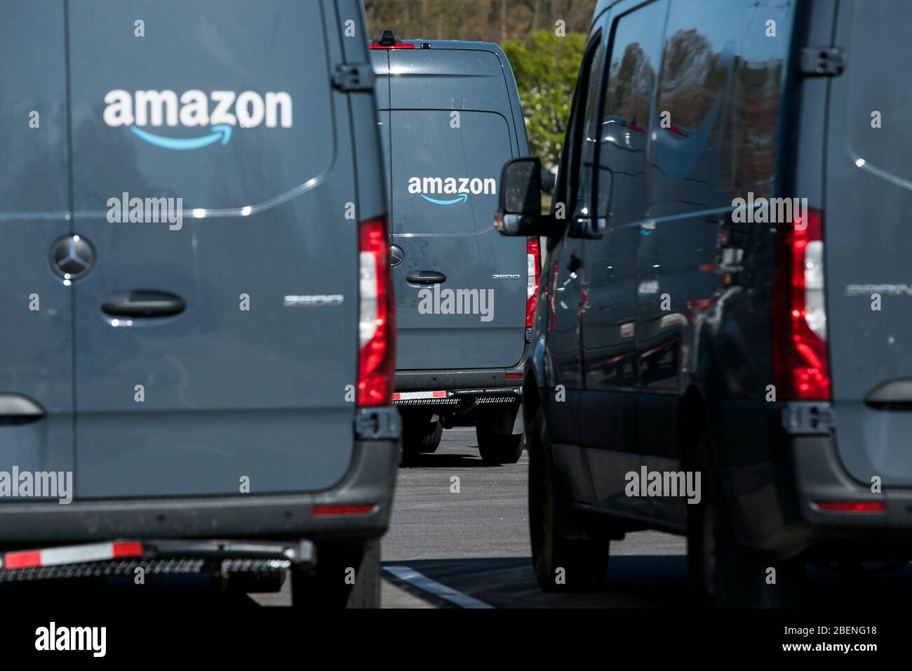 Amazon prime vans hi-res stock photography and images - Alamy