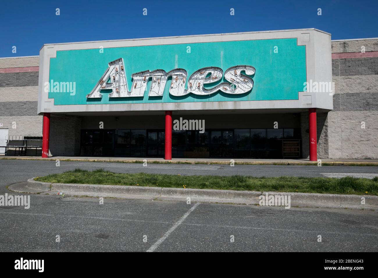 Abandoned Department Store High Resolution Stock Photography and Images ...