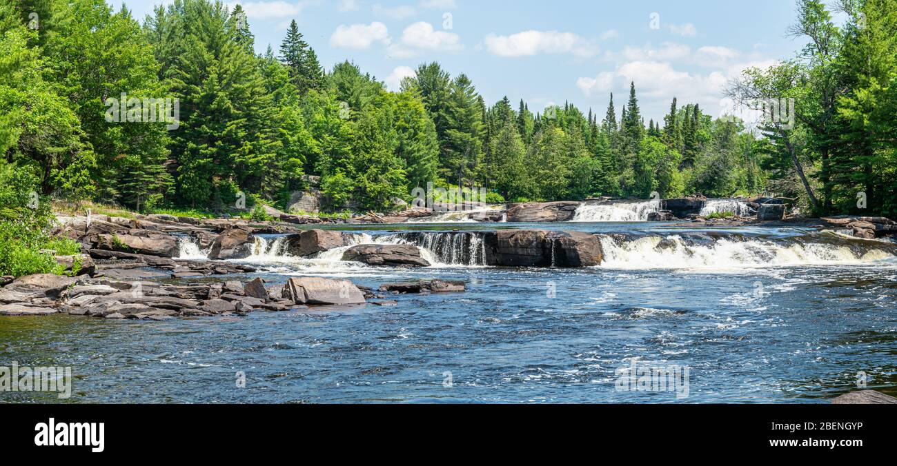 Kinmount hi-res stock photography and images - Alamy
