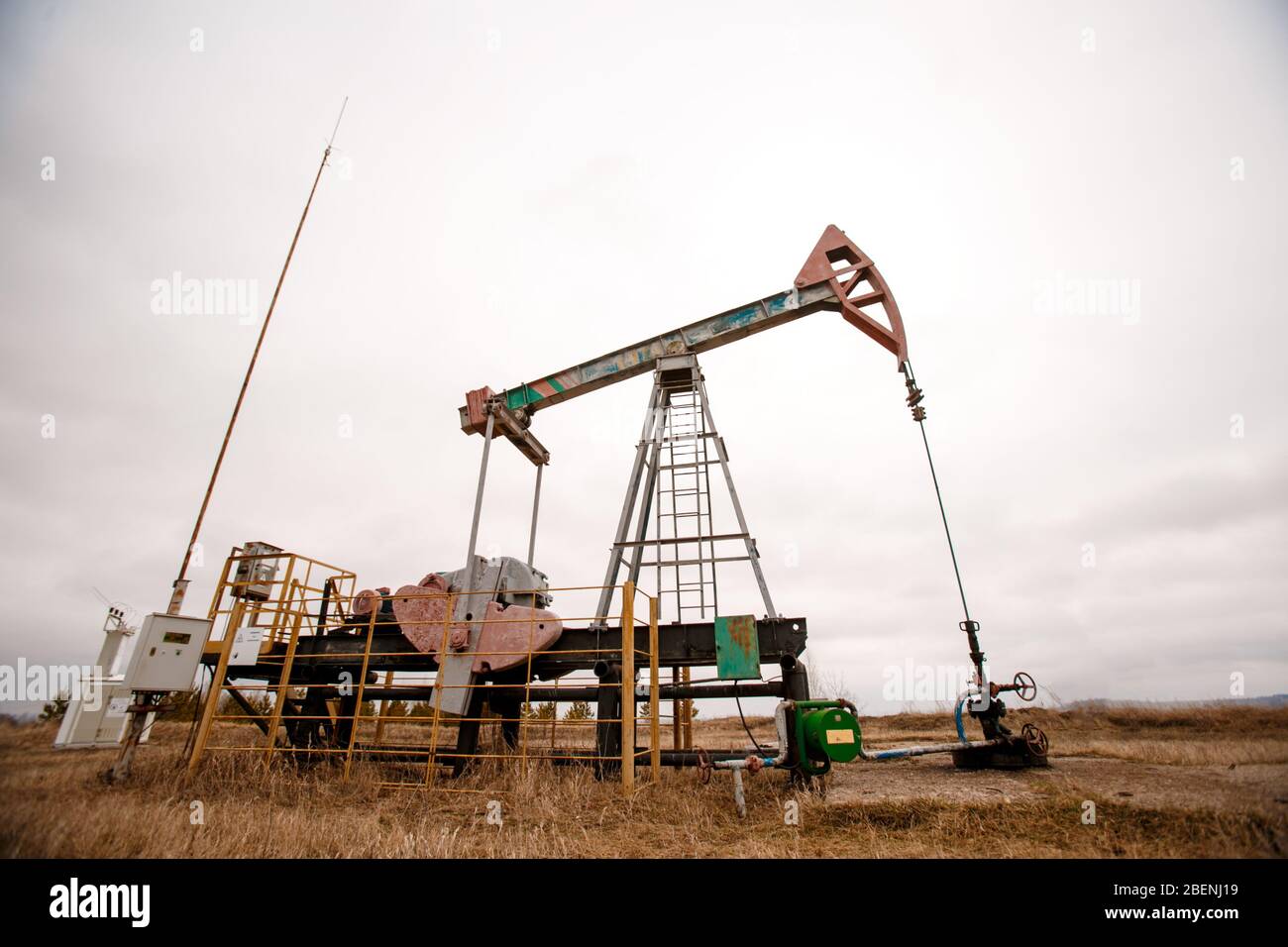 Green Oil pump oil rig energy industrial machine for petroleum crude ...