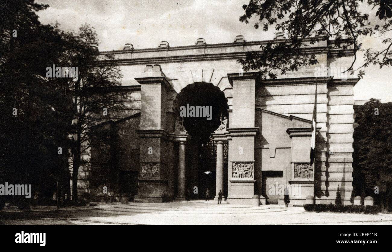 Vue du palais de l'Italie lors de l'exposition coloniale internationale ...