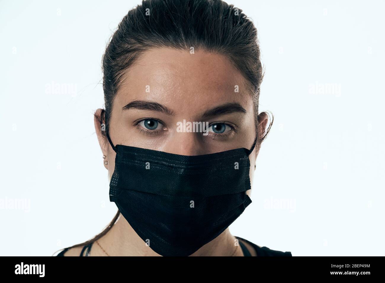 Pretty caucasian woman surgical mask hi-res stock photography and ...