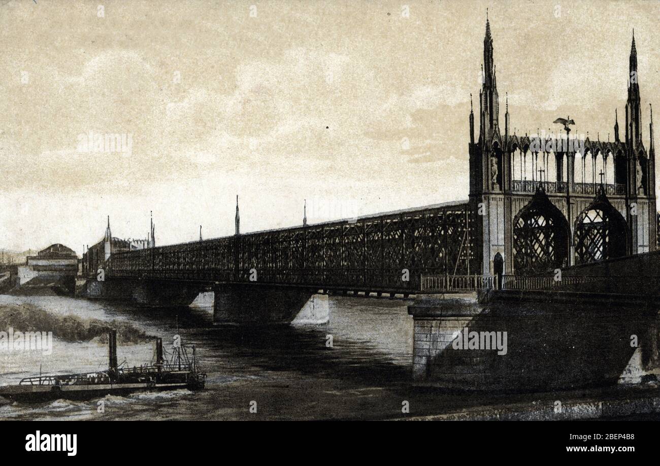 Vue du Pont ferroviaire de Kehl, pont de la ligne de Strasbourg-Ville a ...