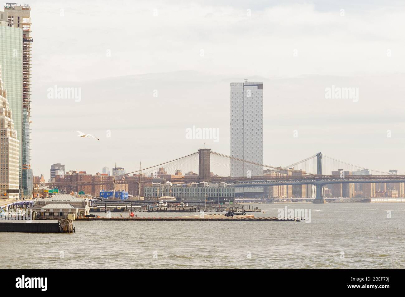 Brooklyn bridge from the ferry hi-res stock photography and images - Alamy
