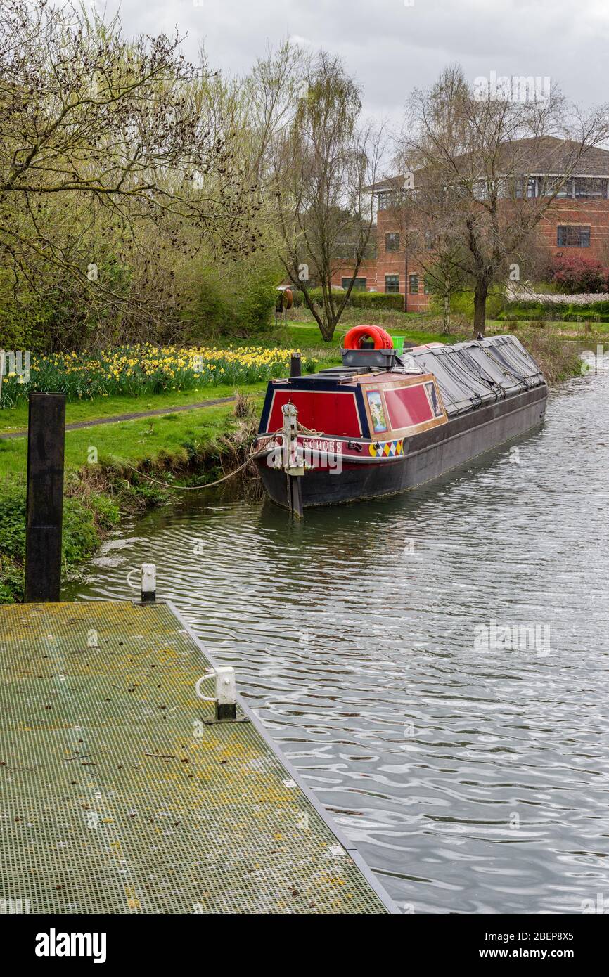 English narrowboat hi-res stock photography and images - Alamy