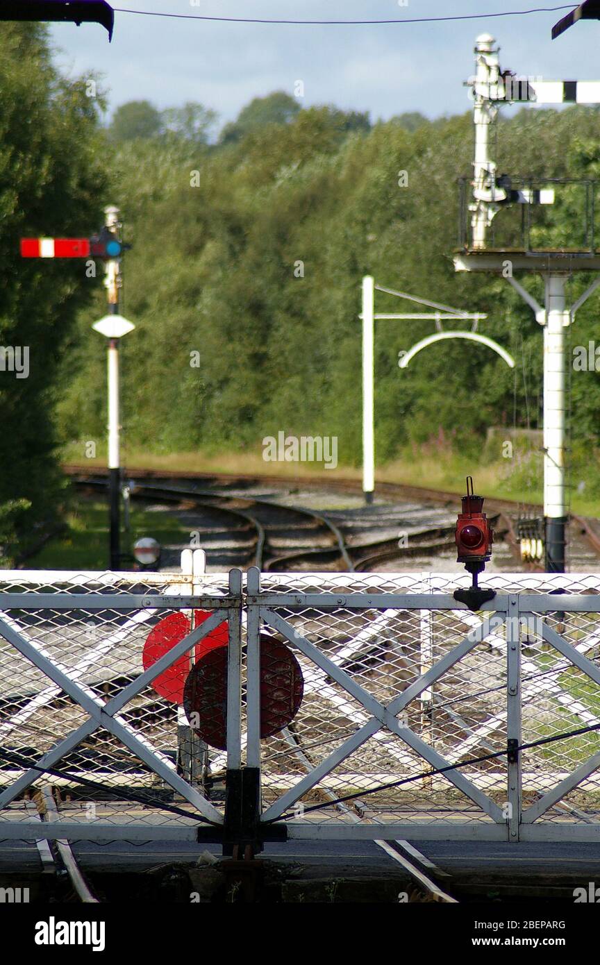 Vintage railroad crossing signal hi-res stock photography and images ...