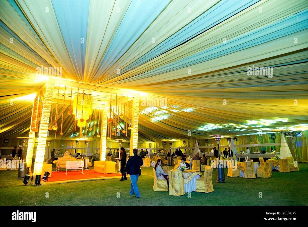 The Beautiful Decorations cultural program, Wedding Decorations, props ...