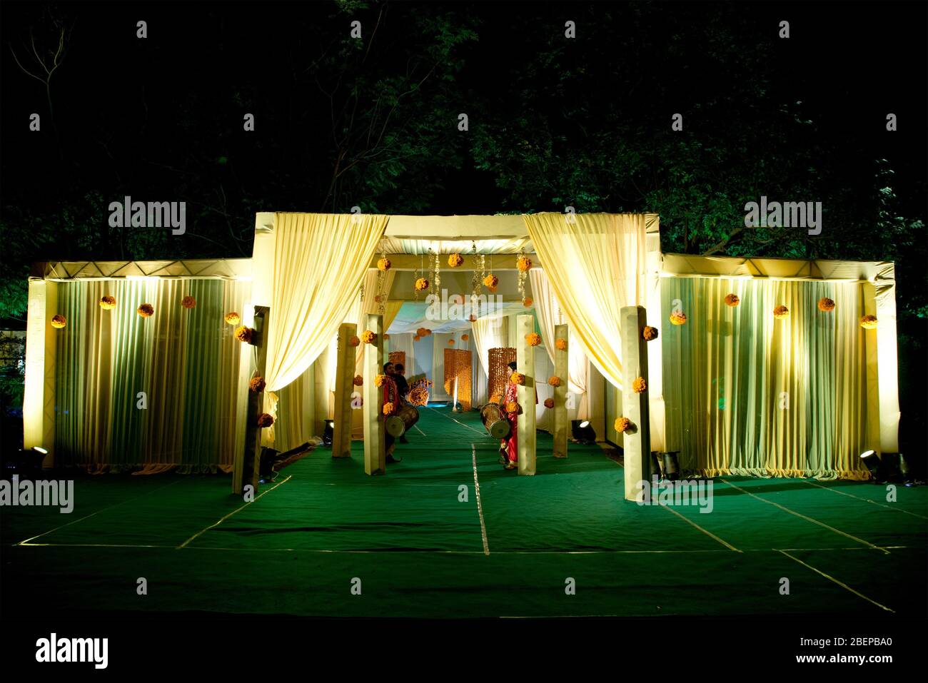 The Beautiful Decorations cultural program, Wedding Decorations, props ...