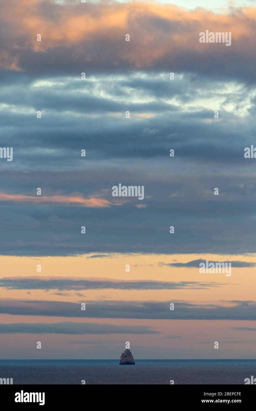 Sunset view of Sugar Loaf Rock - part of the Poor Knights Islands ...