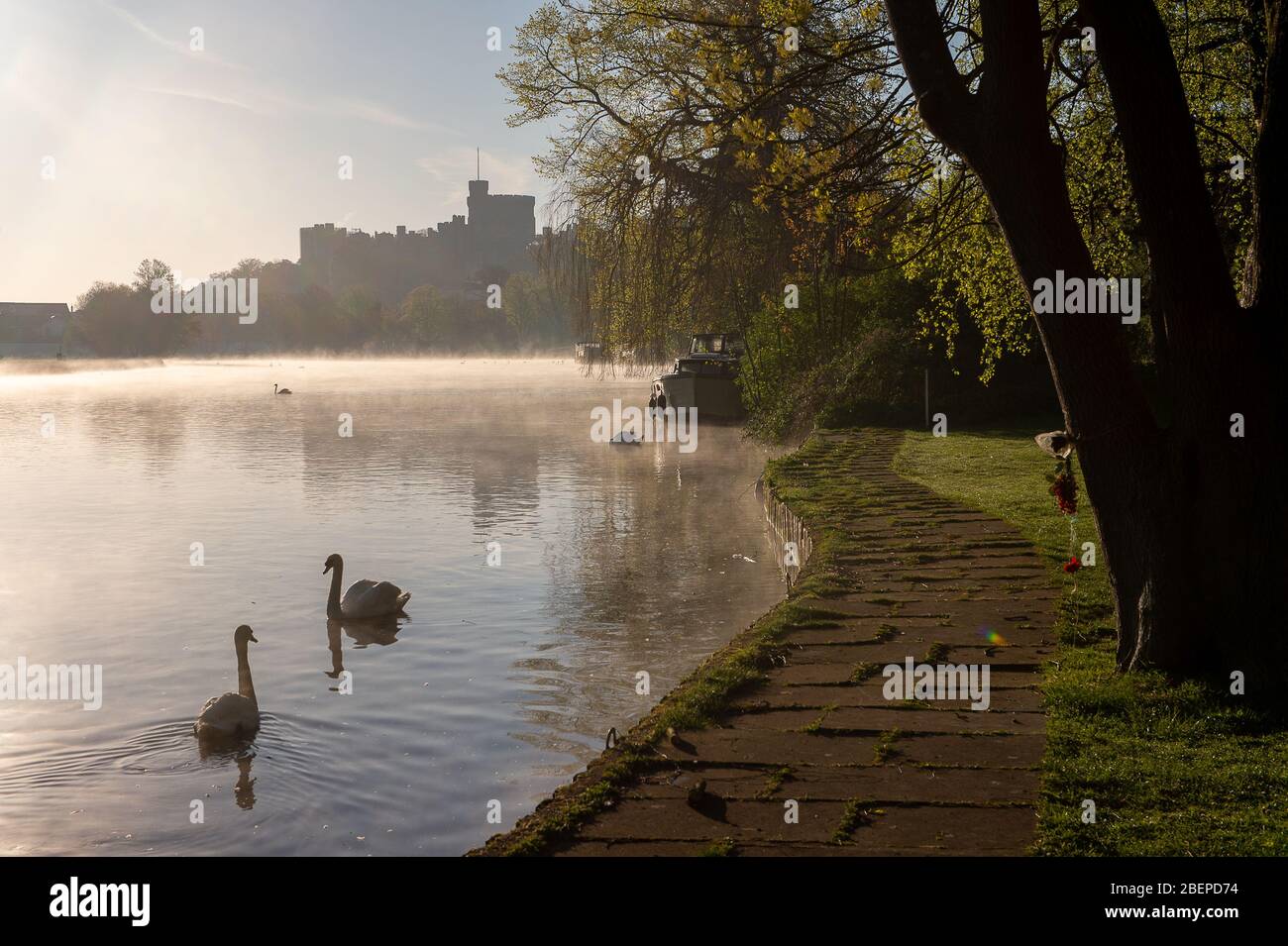 Windsor castle spring night hi-res stock photography and images - Alamy