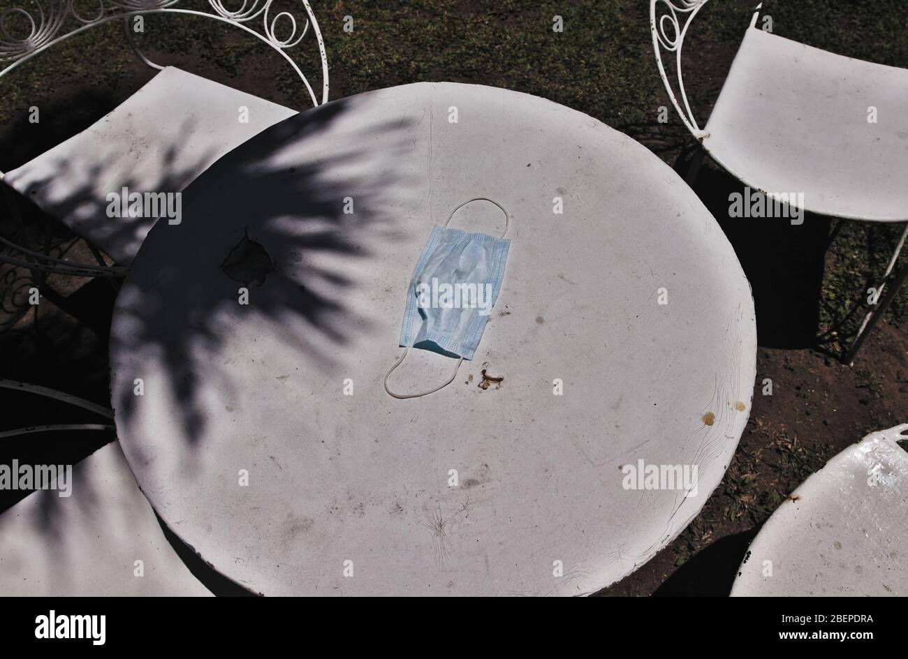 Physical distancing table hi-res stock photography and images - Alamy