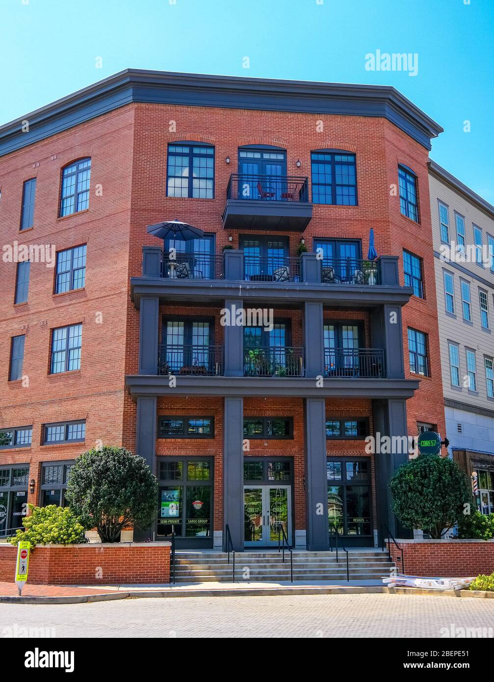 Brick Retail Building in Alpharetta Stock Photo - Alamy