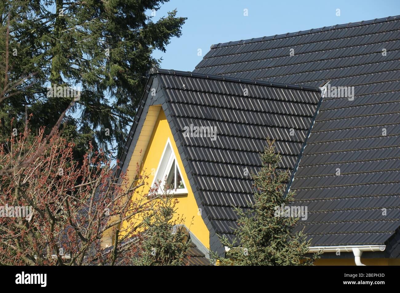 Saddle roof construction hi-res stock photography and images - Alamy