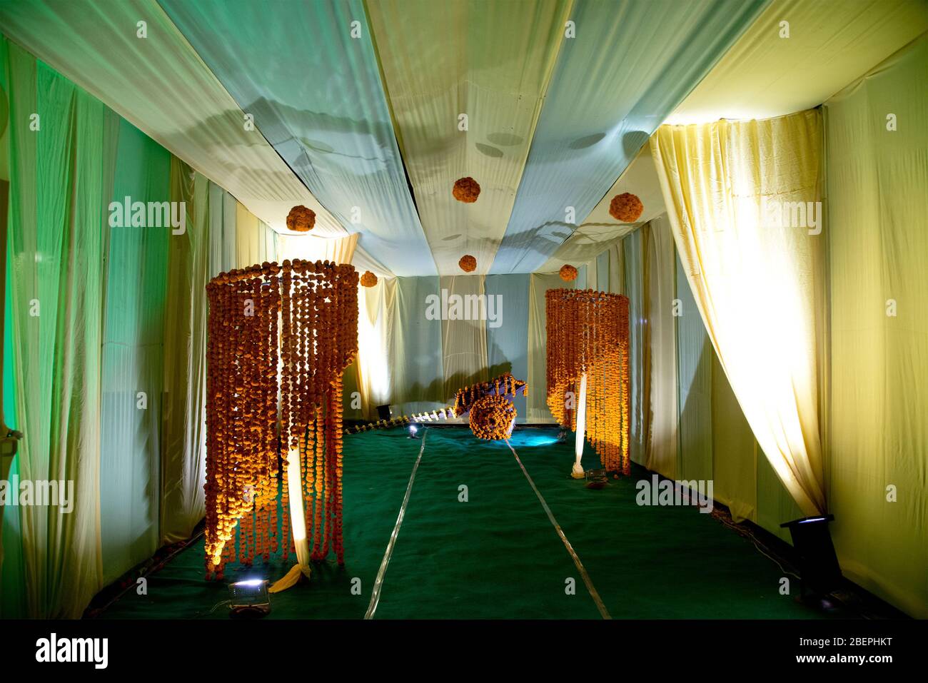 The Beautiful Decorations cultural program, Wedding Decorations, props ...
