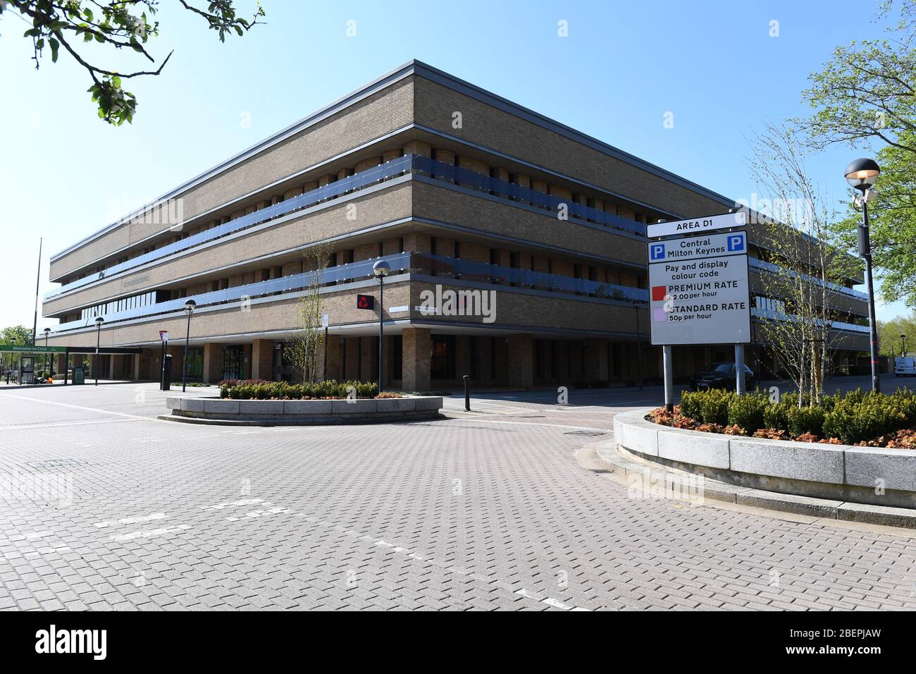 Milton Keynes Centre MK shops entrance civic offices library Stock ...