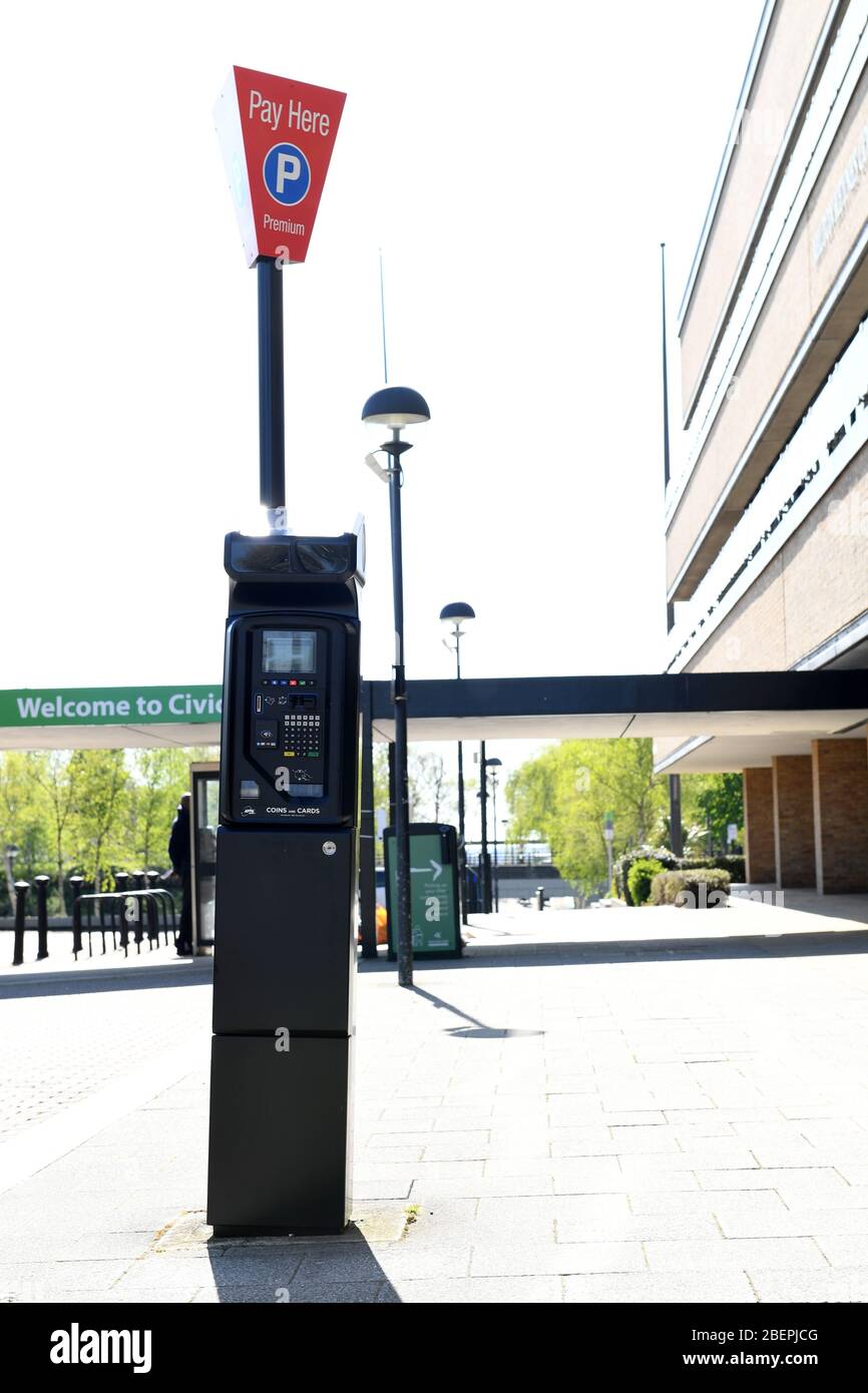 Milton Keynes Centre MK shops entrance civic offices library Stock ...