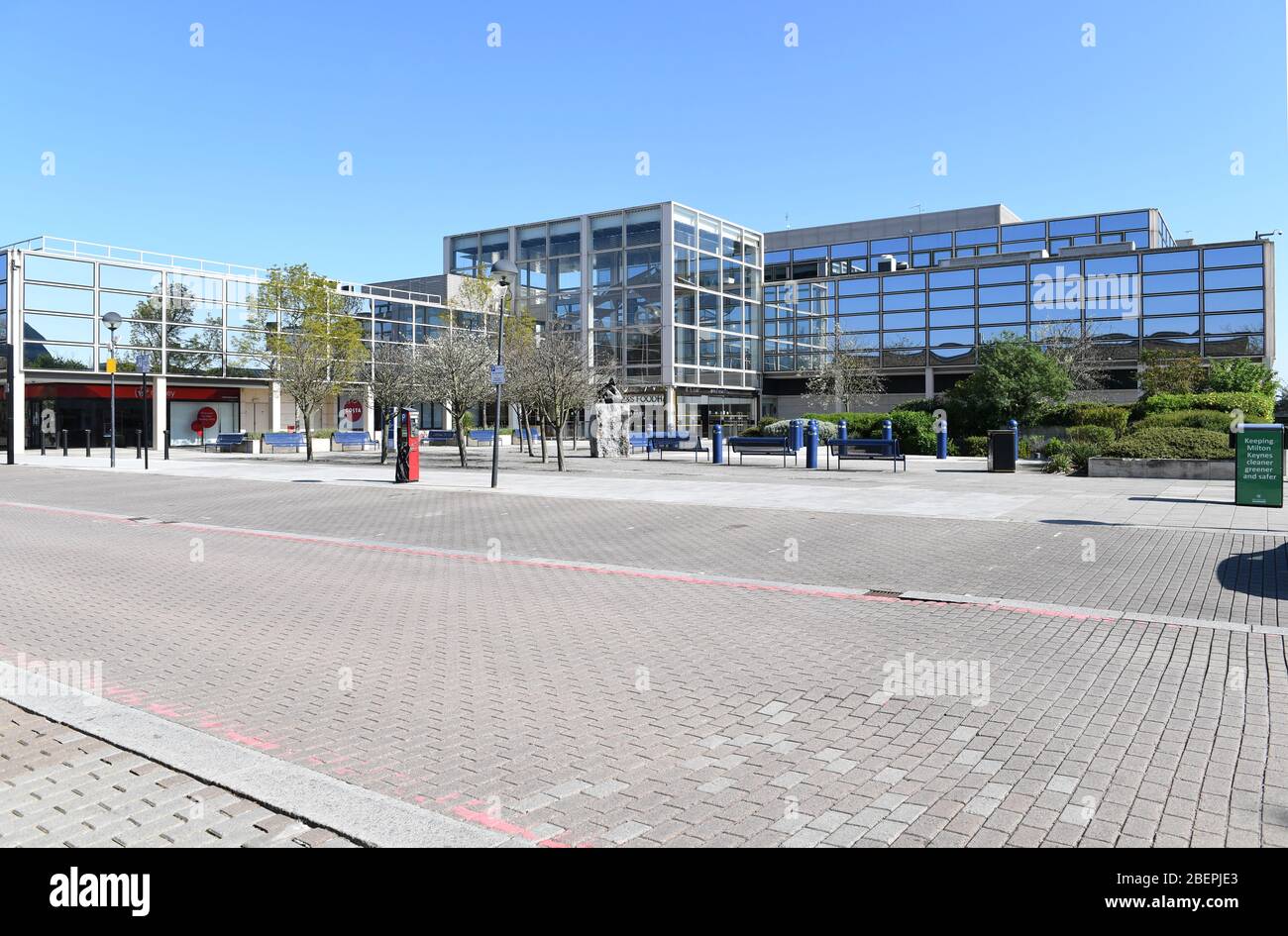 Milton Keynes Centre MK shops entrance civic offices library Stock ...
