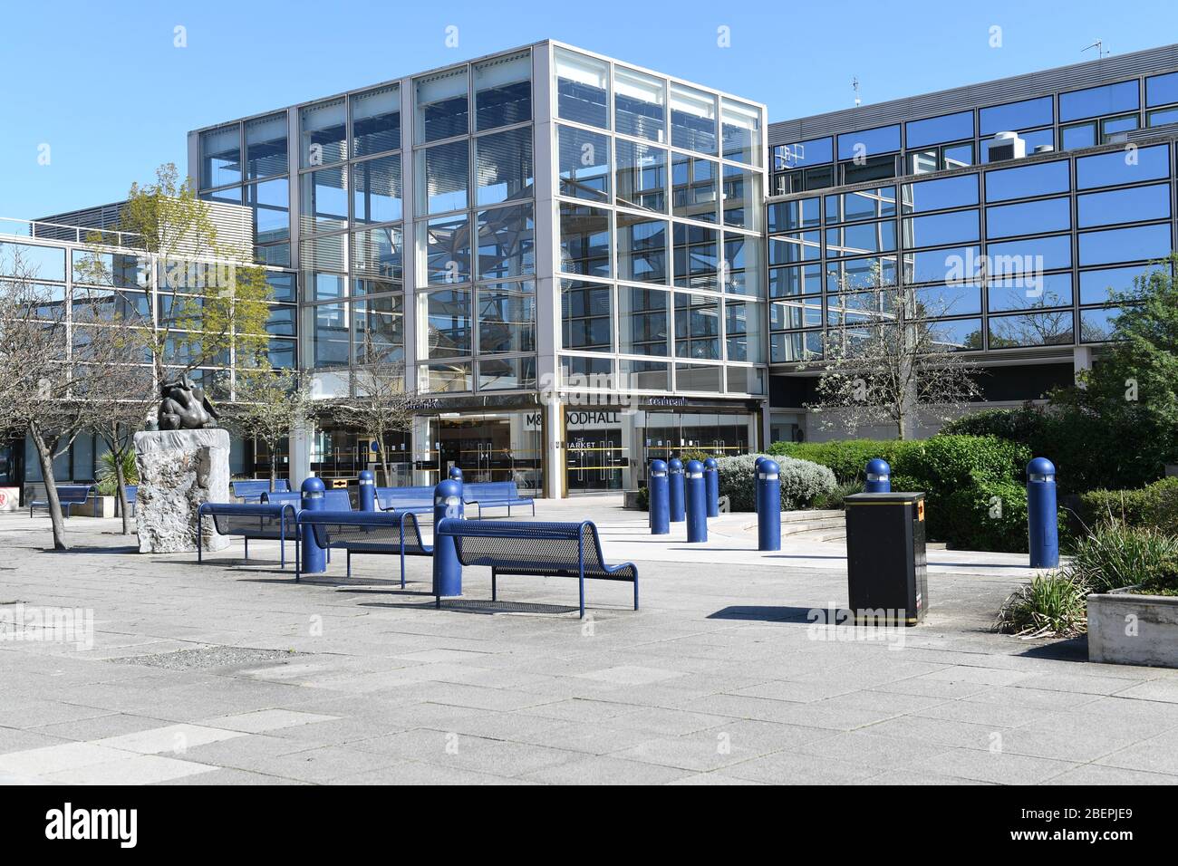 Milton Keynes Centre MK shops entrance civic offices library Stock ...