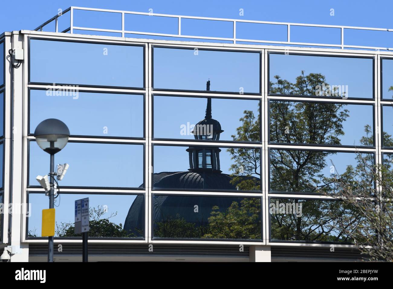 Milton Keynes Centre MK shops entrance civic offices library Stock ...
