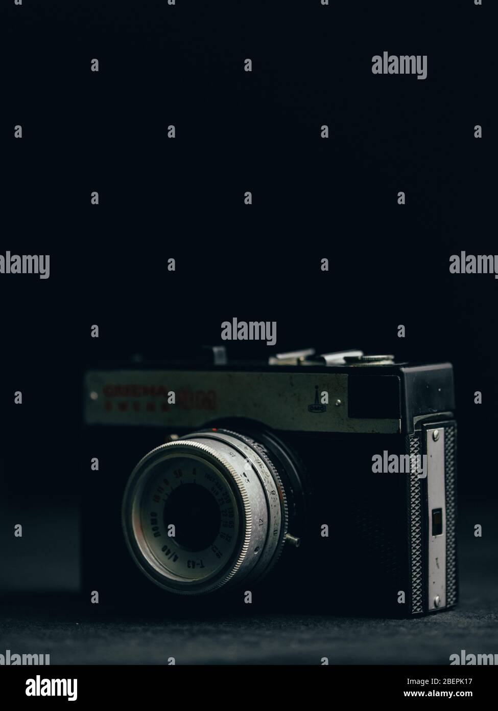 Old camera lens hi-res stock photography and images - Alamy