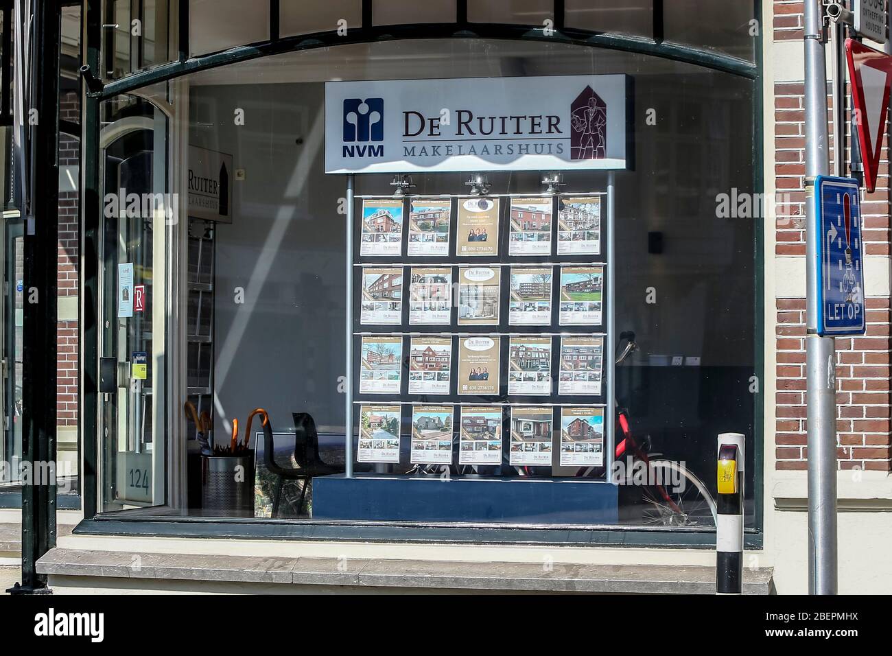 Woning verkocht hi-res stock photography and images - Alamy