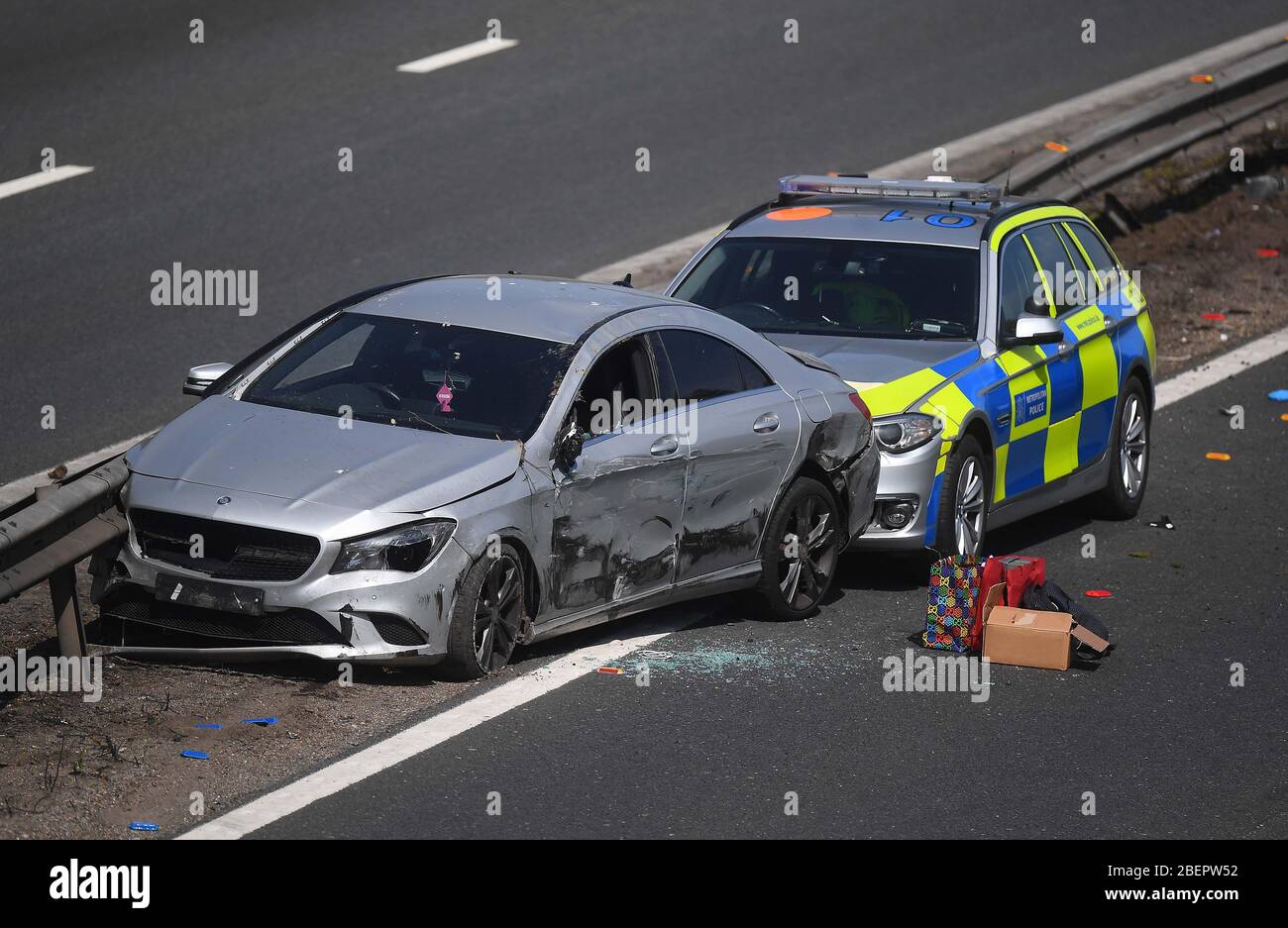 Car central reservation hi-res stock photography and images - Alamy