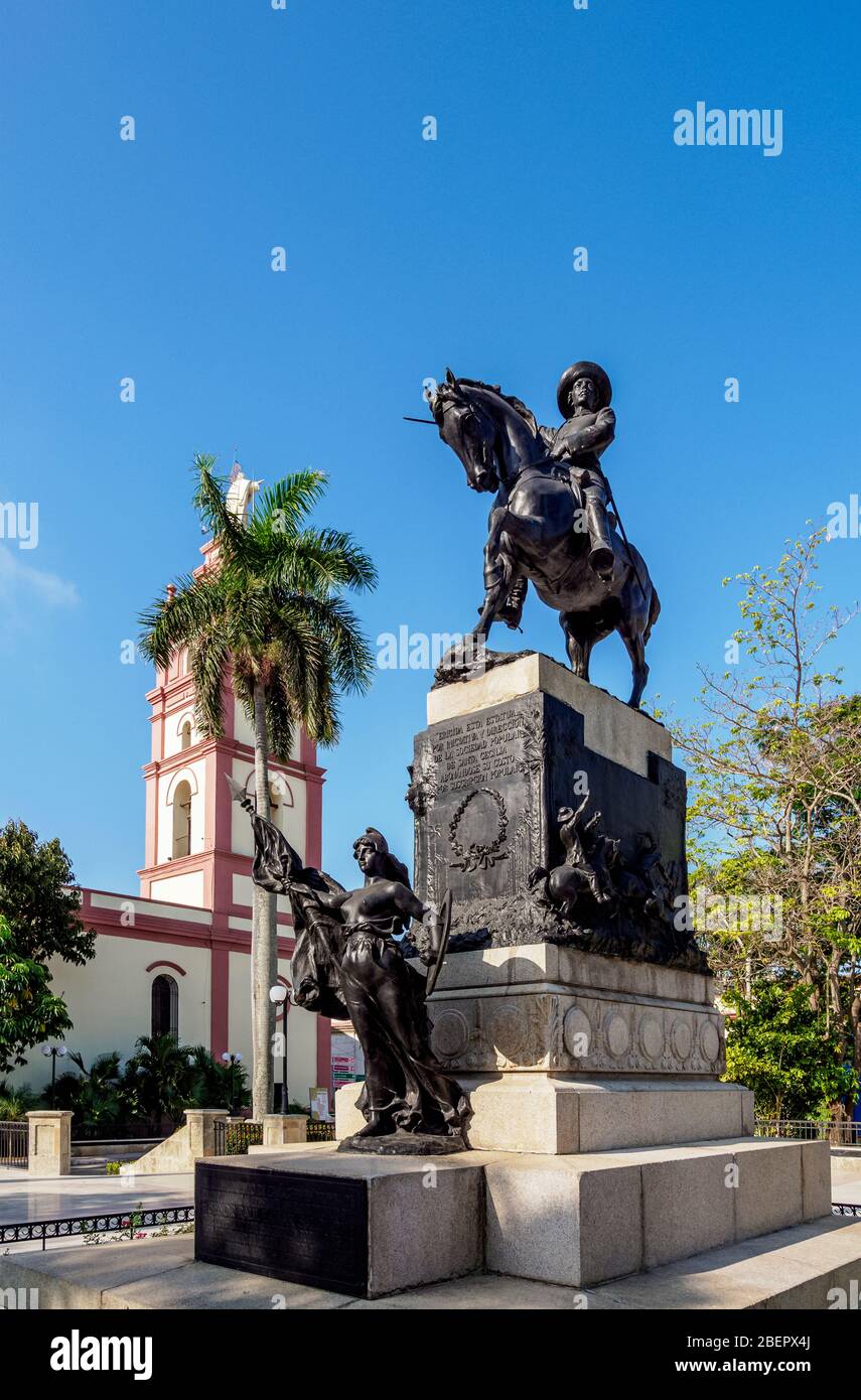 Ignacio Agramonte Statue, Ignacio Agramonte Park, Camaguey, Camaguey ...