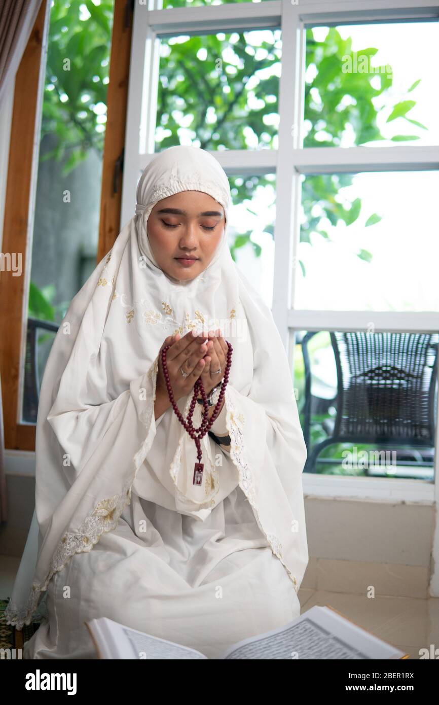 Prayer Islam Women