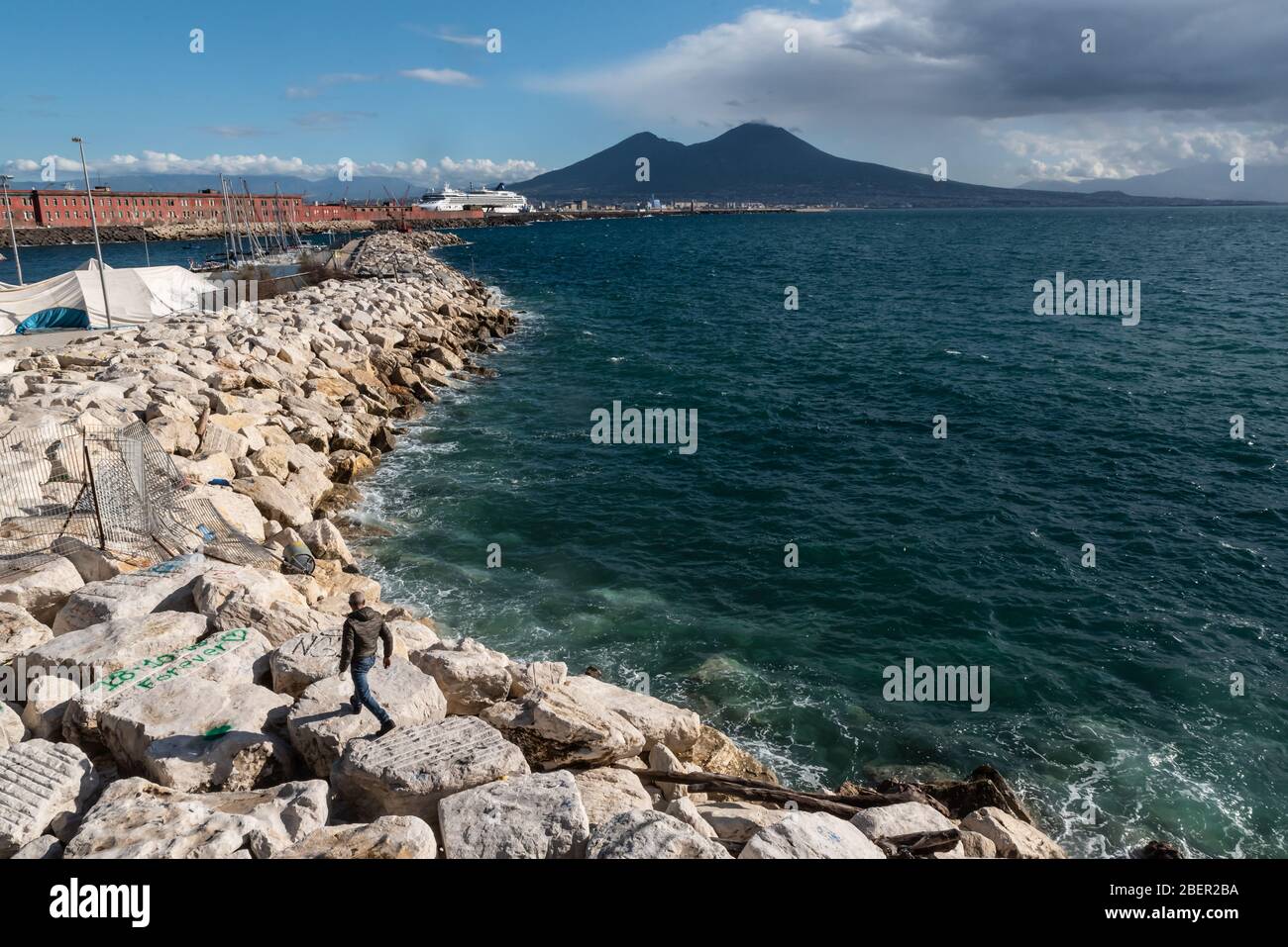 Volcano Mount Vesuvio from Lungomare Naples - Italy Stock Photo - Alamy