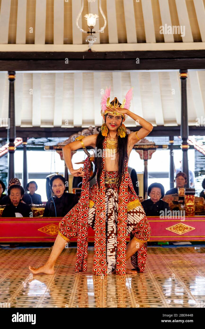 Gamelan orchestre hi-res stock photography and images - Alamy