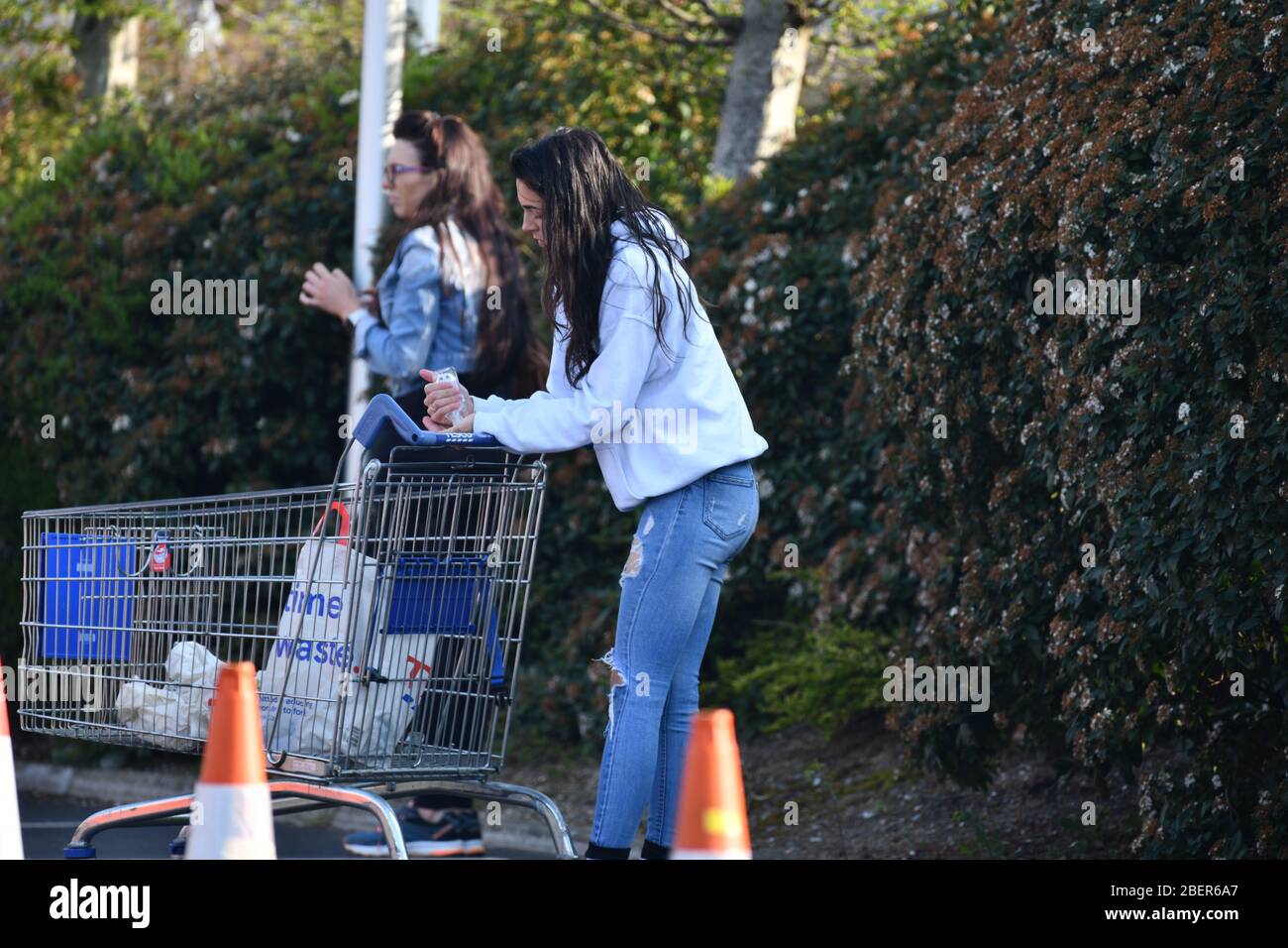 Covid19 in the UK requires food shoppers to maintain 2 meter distance ...