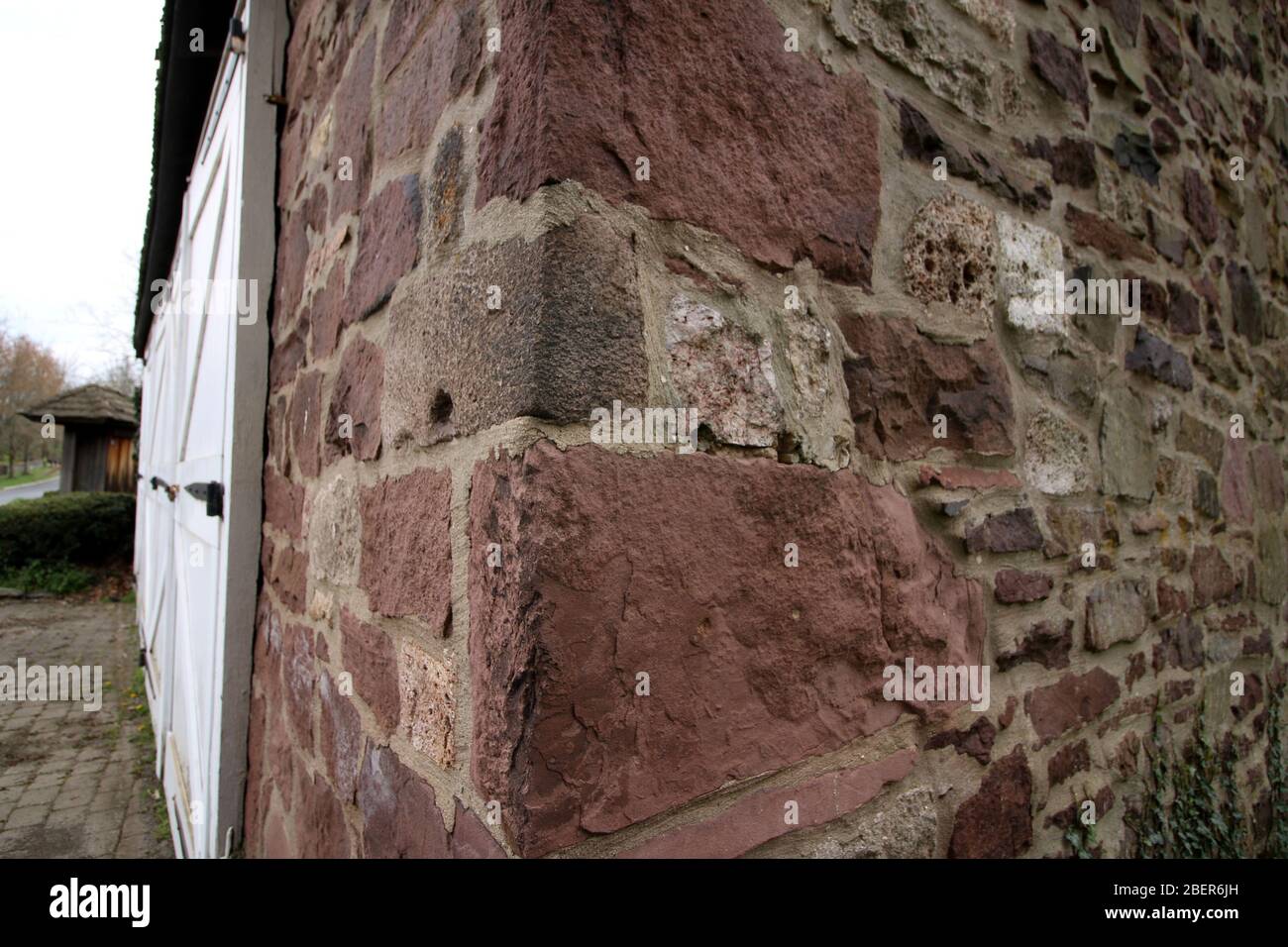 Edge of building hi-res stock photography and images - Alamy