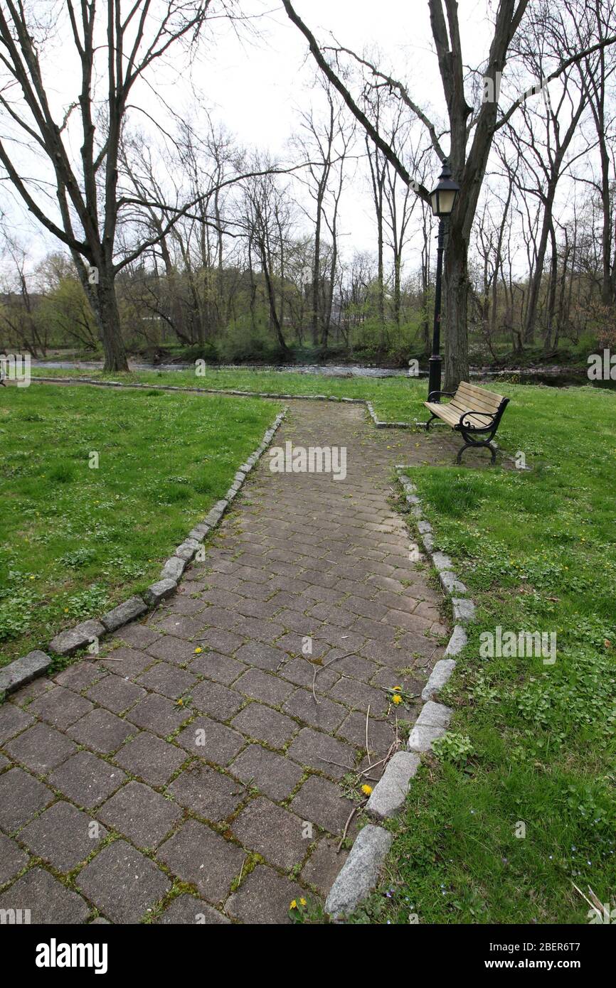 Trail bench hi-res stock photography and images - Alamy