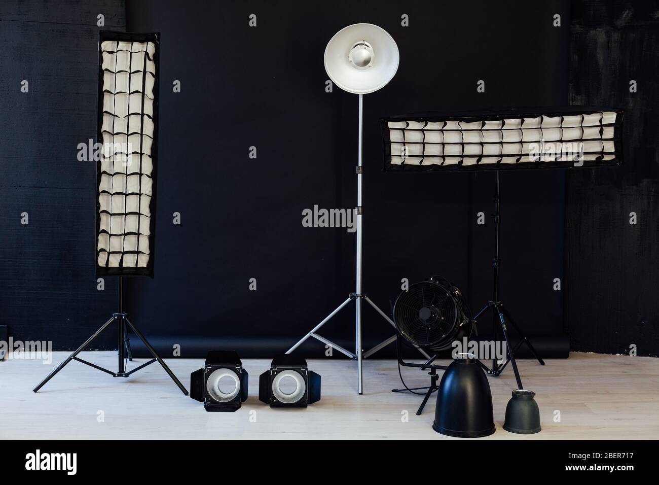 Photo studio equipment flash accessories professional photographer ...