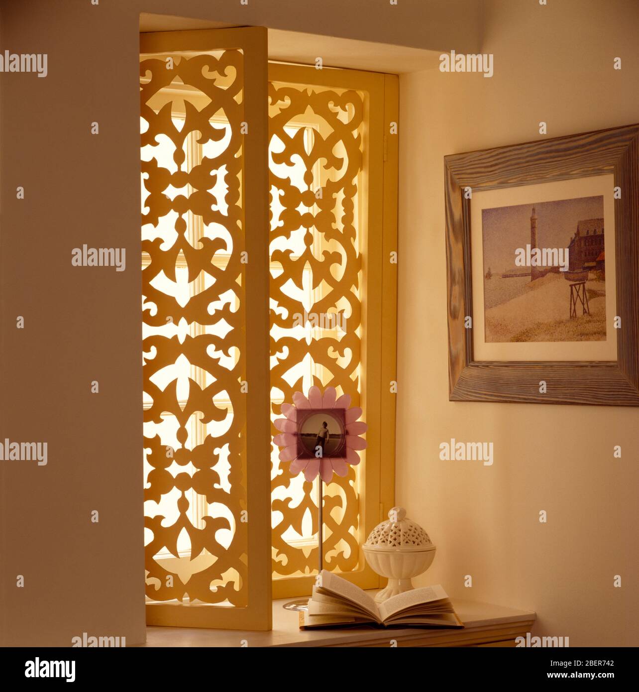Fretwork screen hi-res stock photography and images - Alamy