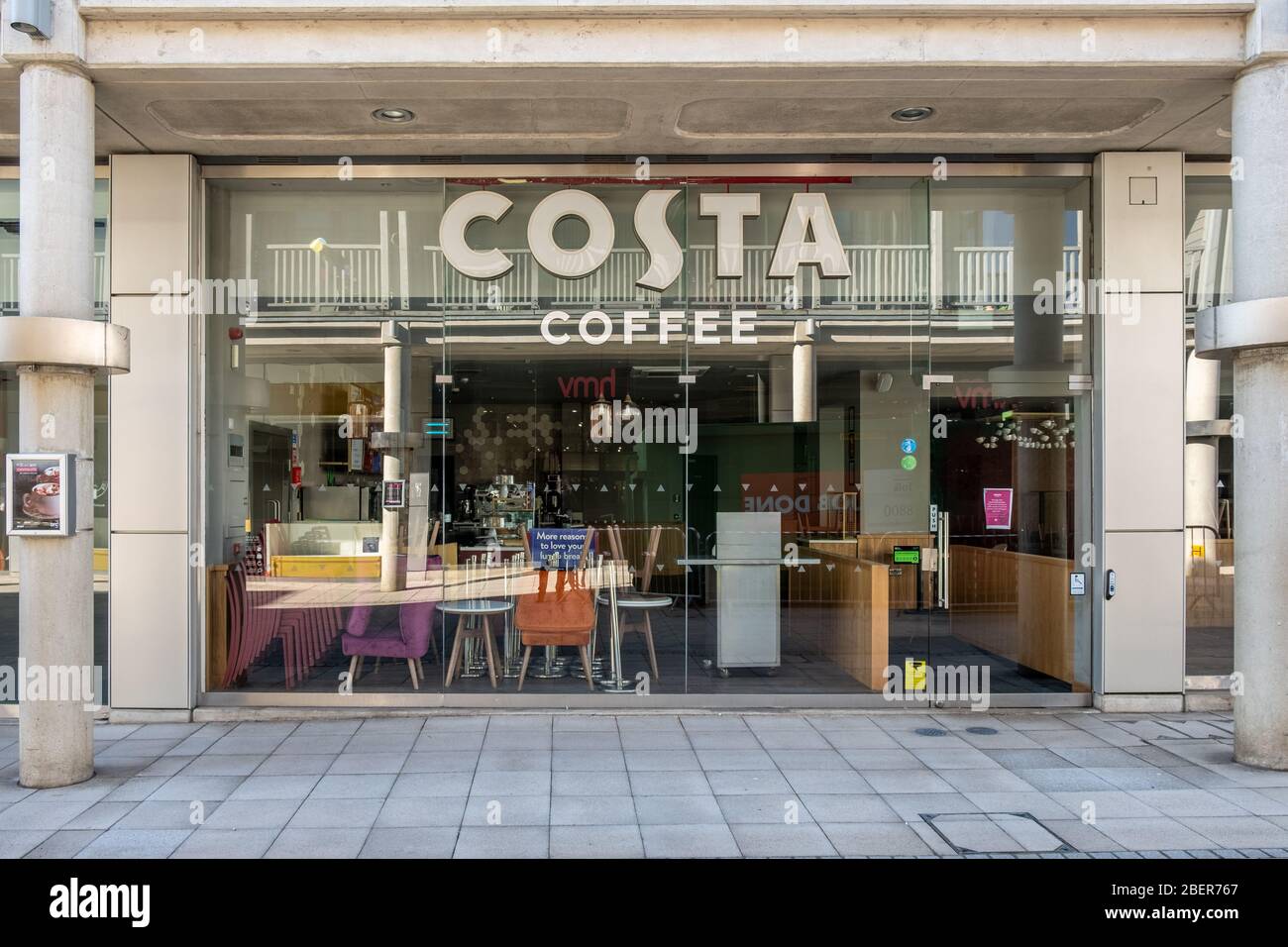 Closed costa coffee shop hi-res stock photography and images - Alamy