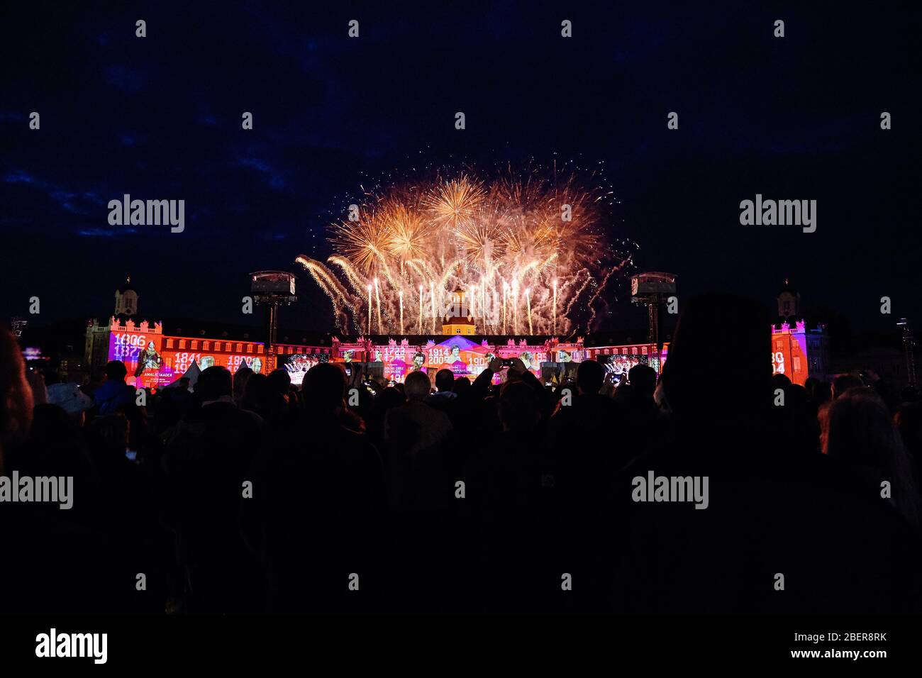 Firework over castle hi-res stock photography and images - Alamy