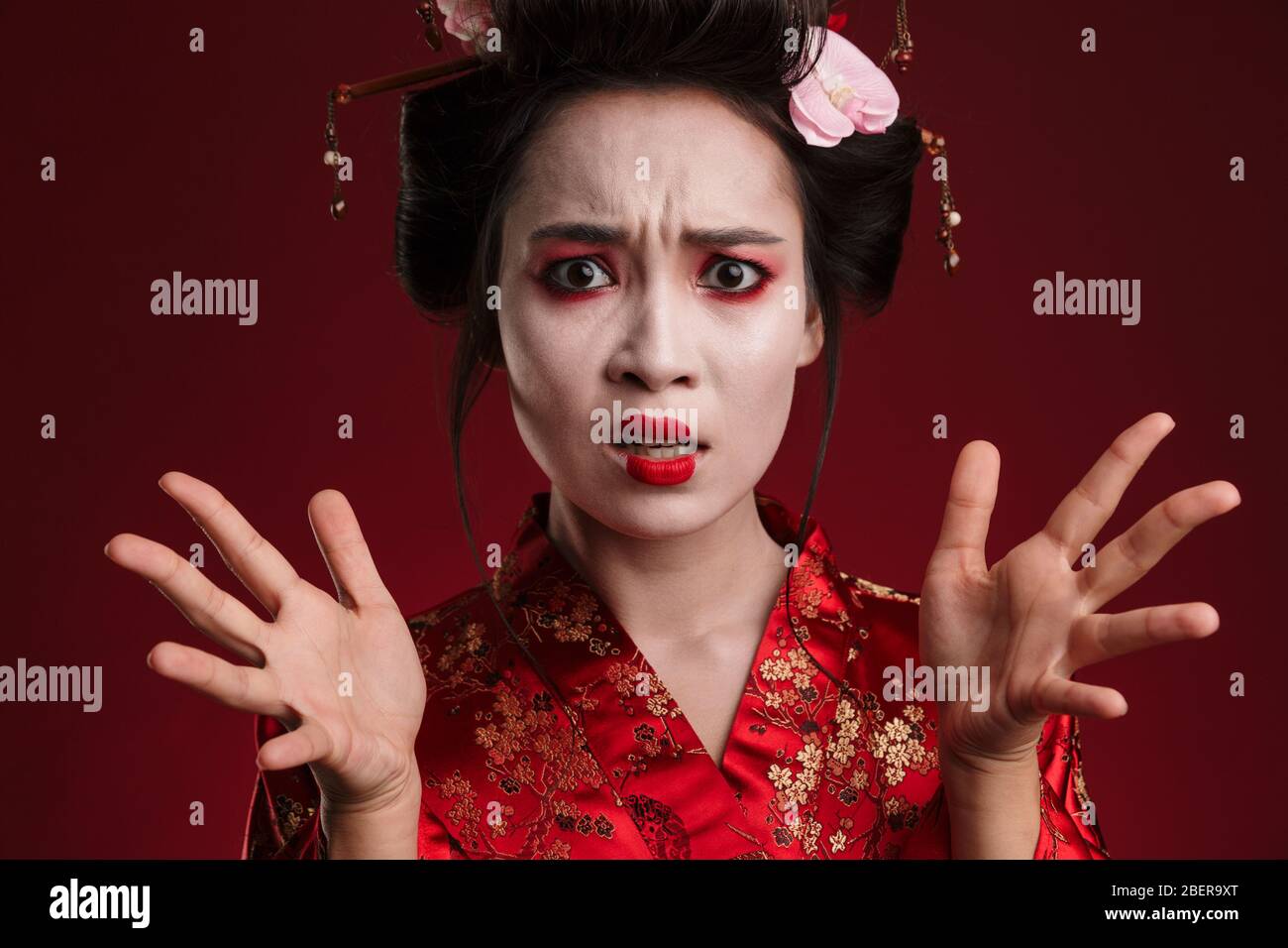 Image of shocked asian geisha woman in traditional japanese kimono ...