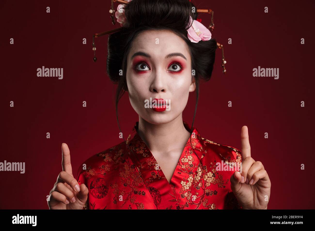 Image of young asian geisha woman in traditional japanese kimono ...